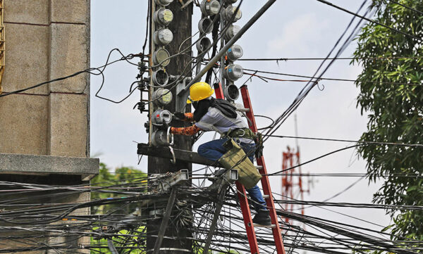 Prioritize power linemen and meter readers in vaccination rollout - Win ...